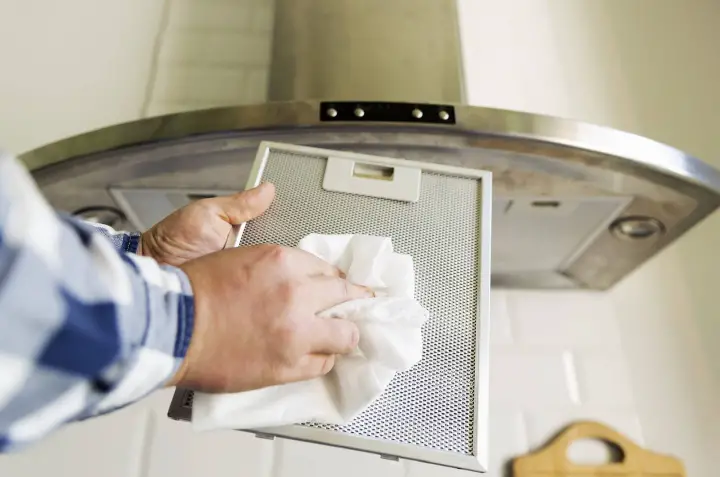 Cómo limpiar el extractor de la cocina