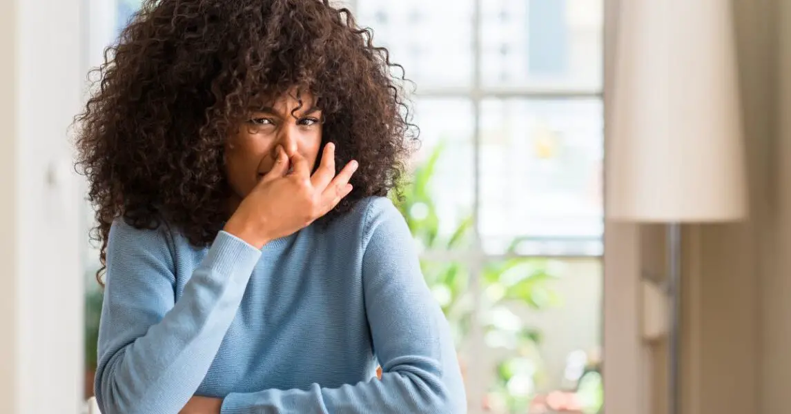 Cómo sacar el olor a comida de la casa