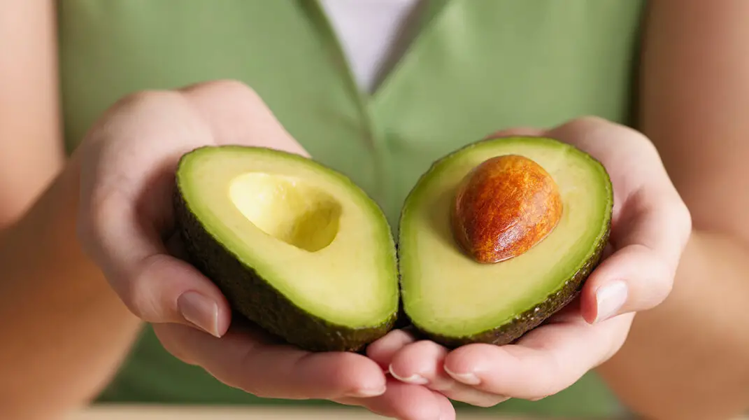 Como conservar la palta una vez cortada