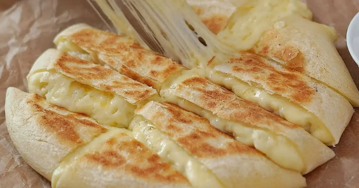 Deliciosa receta de pan de papa con queso sin horno paso a paso | Raza ...