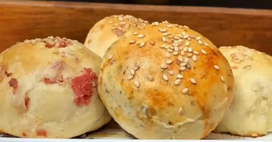 Prepara con pocos ingredientes pancitos saborizados para tus picadas ...