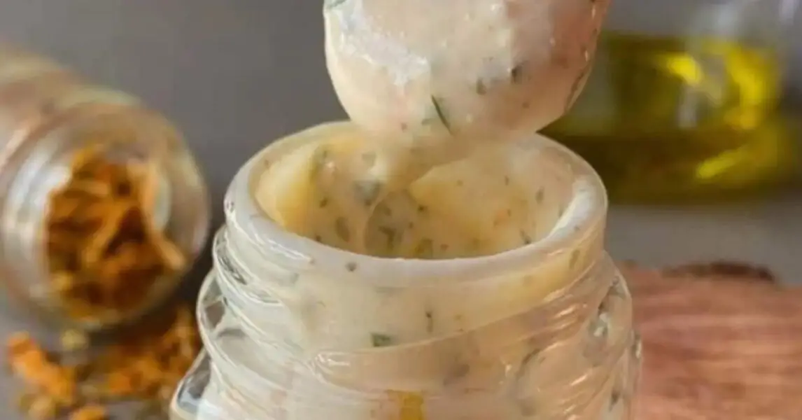 Salsa cesar para añadir a las ensaladas y comidas | Raza Folklorica!