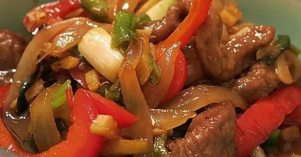 Rápido, fácil y saludable: carne con cebolla y pimientos | Raza Folklorica!