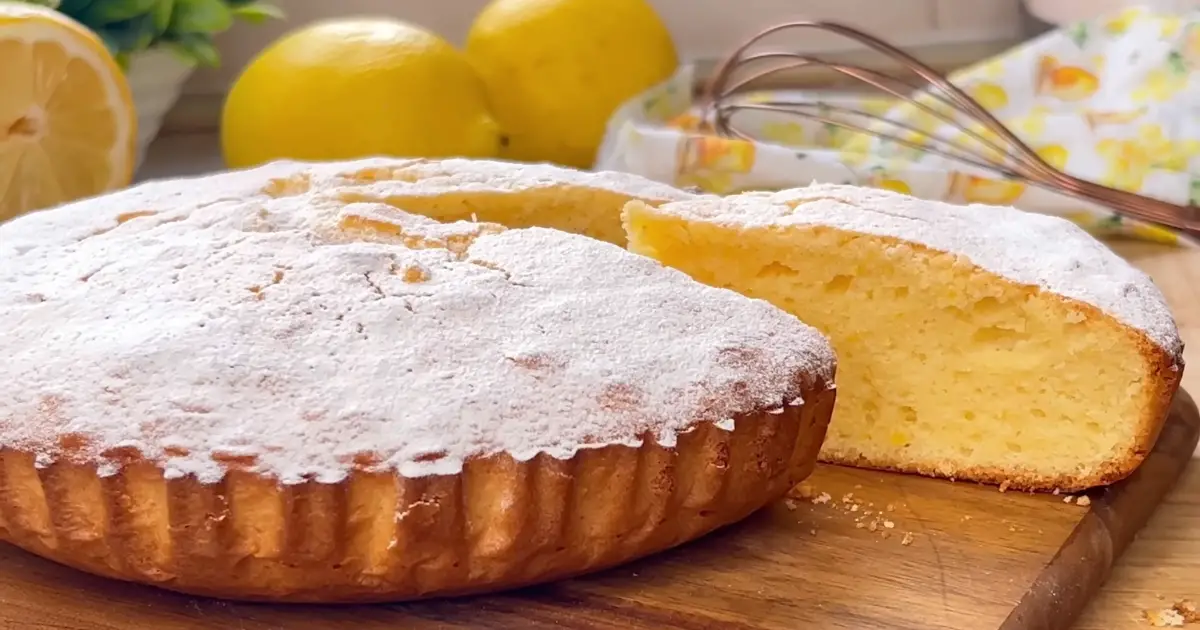 Pastel de Limón Suave: Pastel Francés Rápido y Sencillo